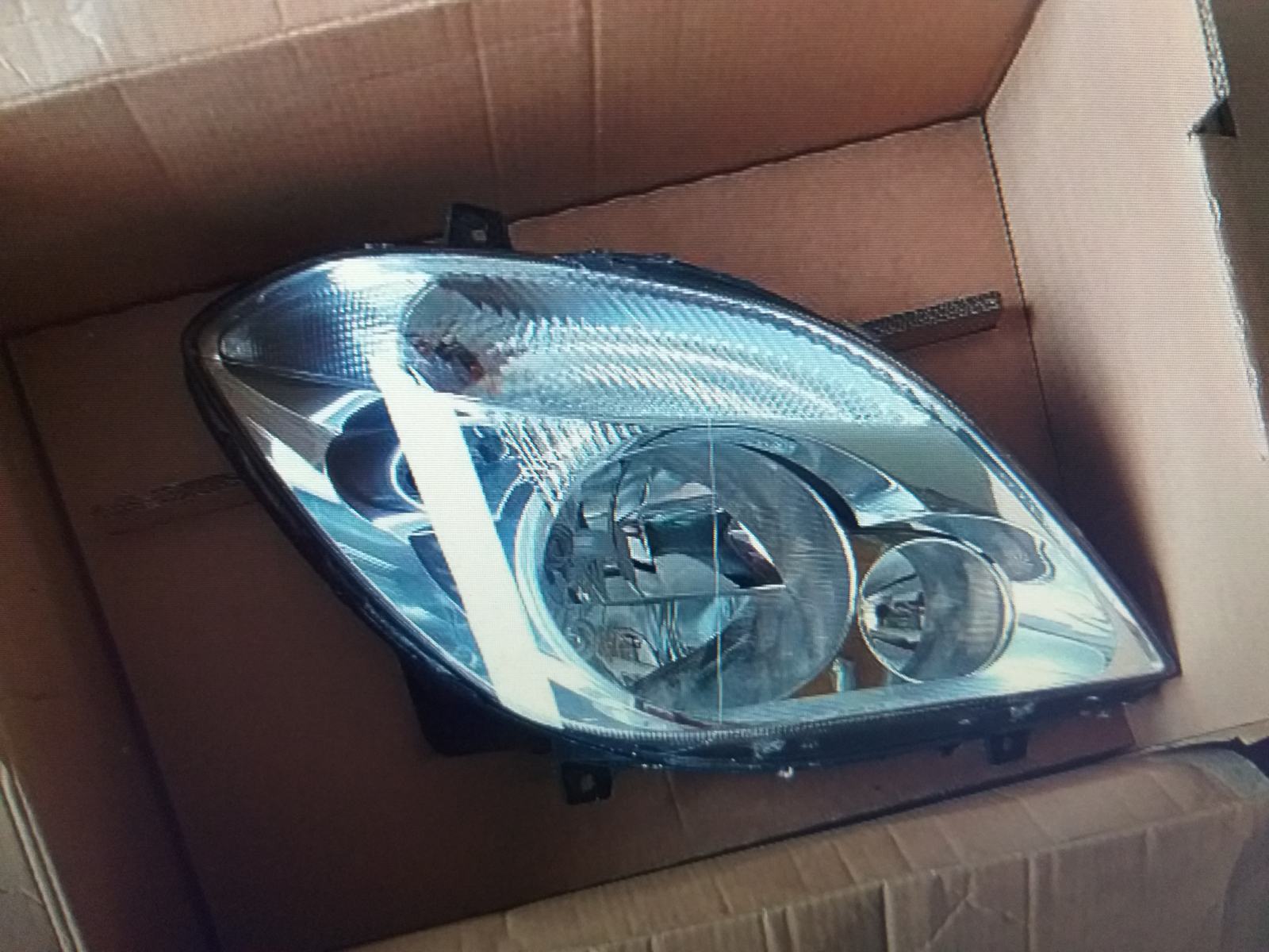 MERCEDES SPRINTER W906 FAR DESNI ZADNJA VRATA