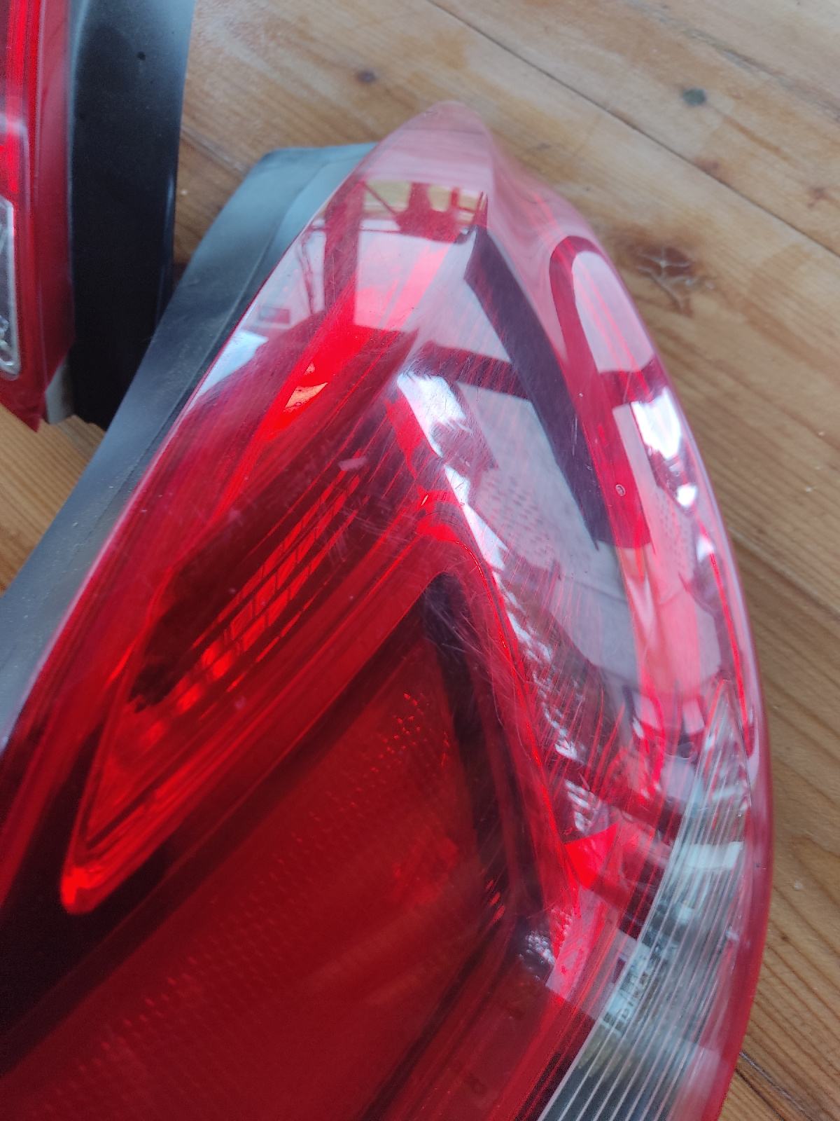 Opel insignia zadnja desna lampa
