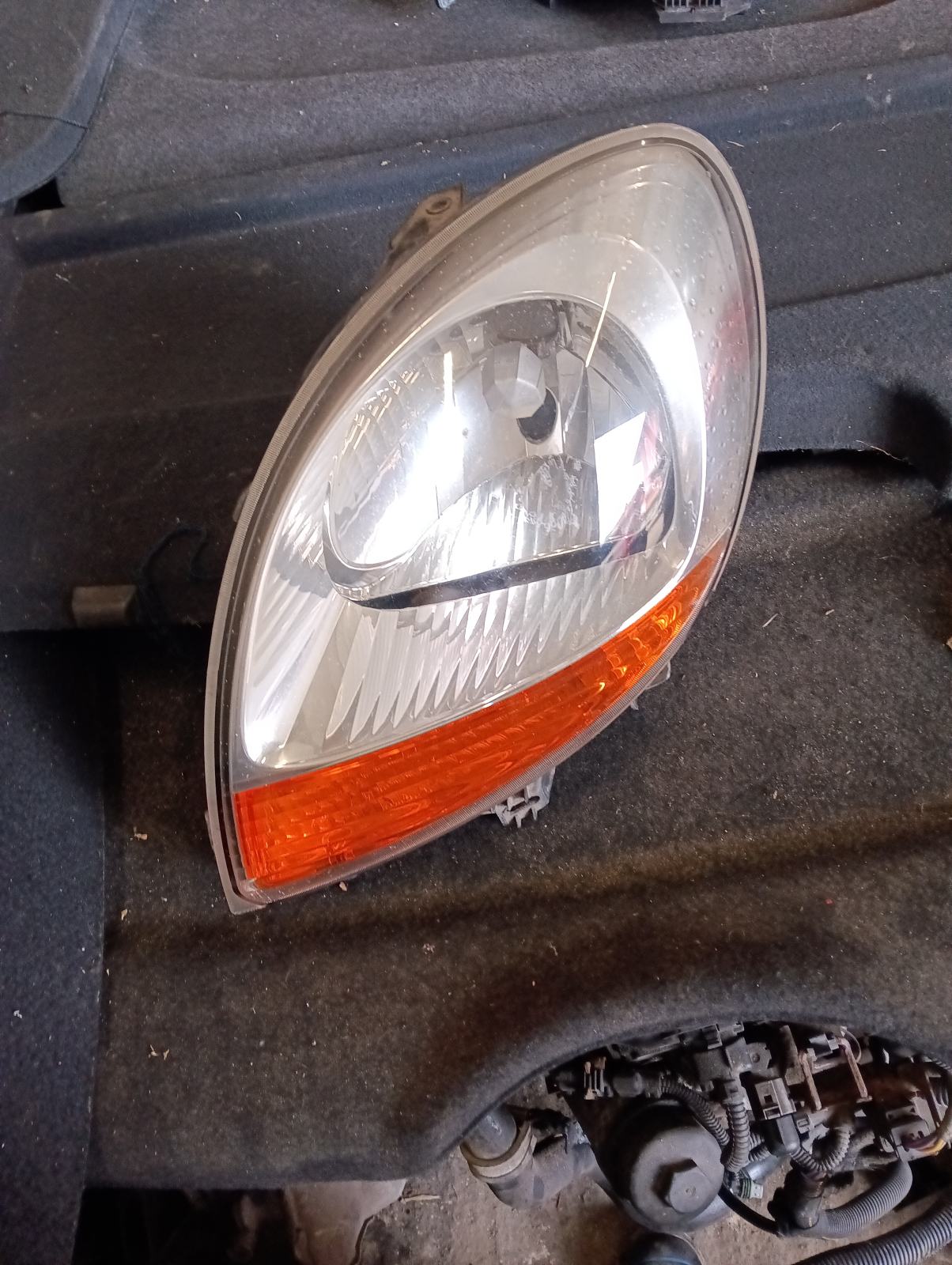 Renault Kangoo 2 prednji desni fat