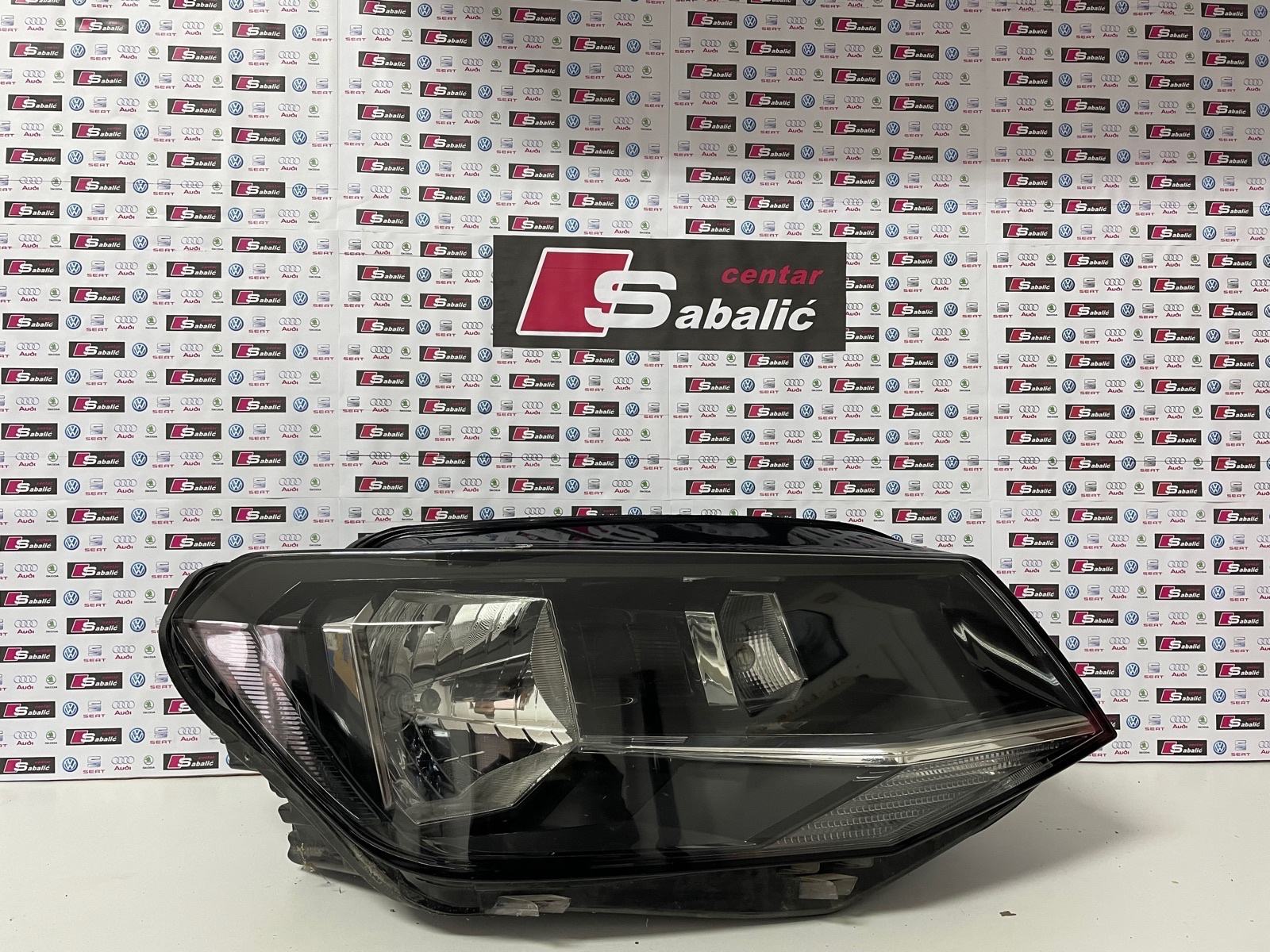 VW Caddy 15-20 desni far 2K1941016A