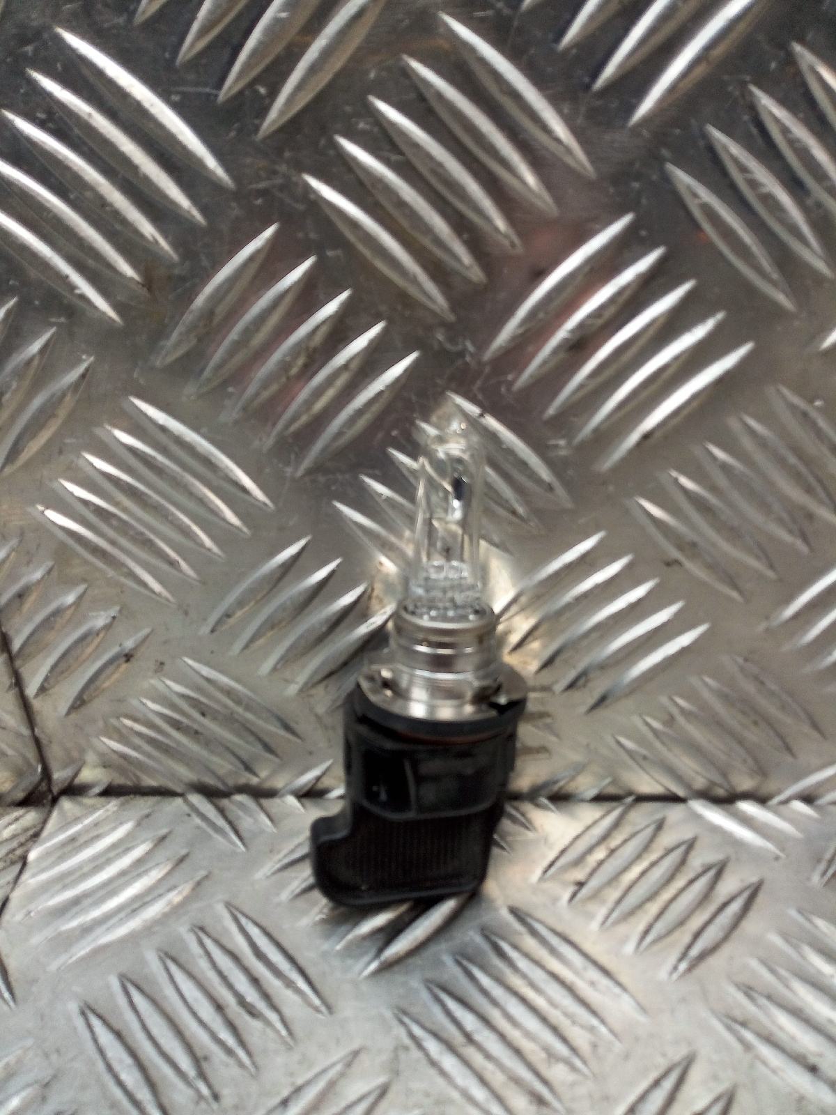 VW GOLF 7 TIGUAN ADAPTER GRLO ZA PREDNJE SVJETLO LAMPU 5G0941319 VF2