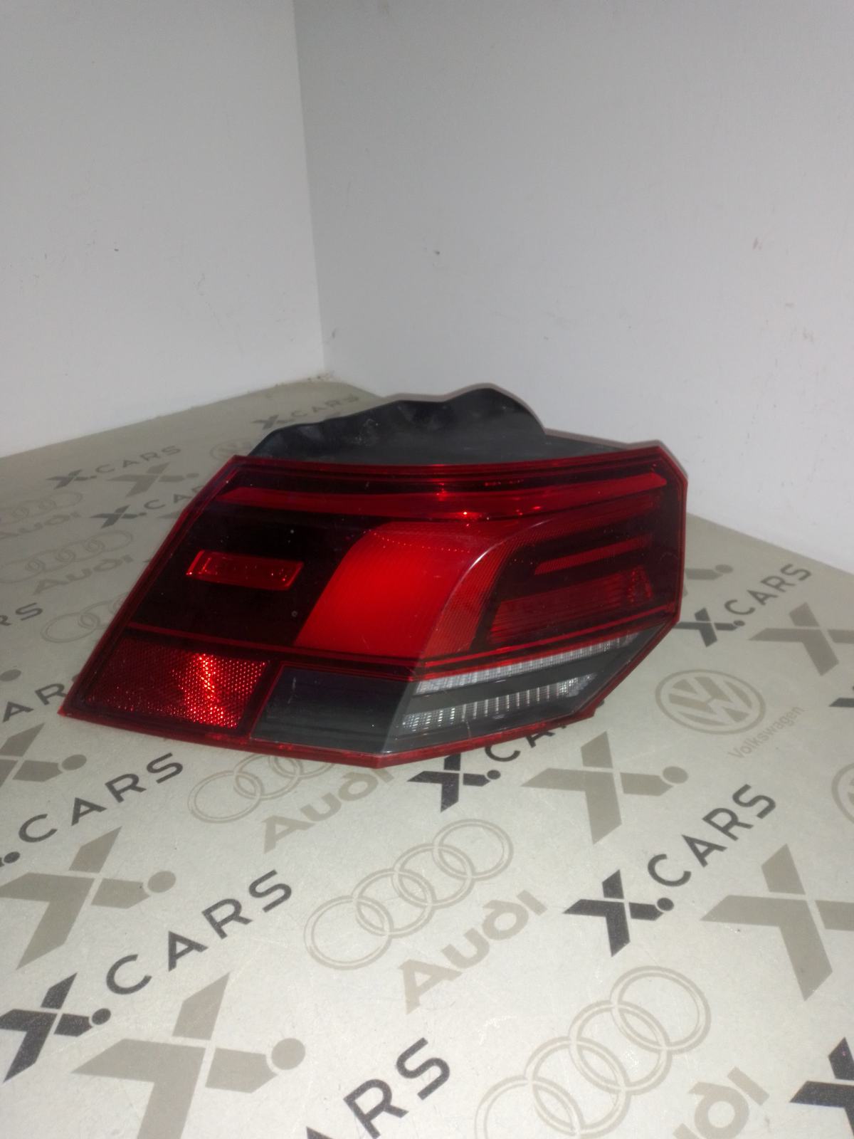 VW Golf 8 LED štop lijevi oštećen 5H0945095C