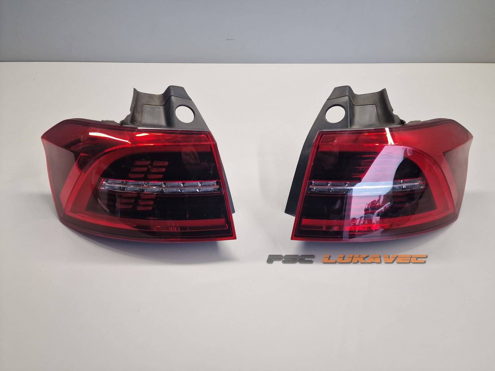 VW PASSAT B8 VARIANT ŠTOP SVJETLA 3G9945207K 3G9945208K 2018.