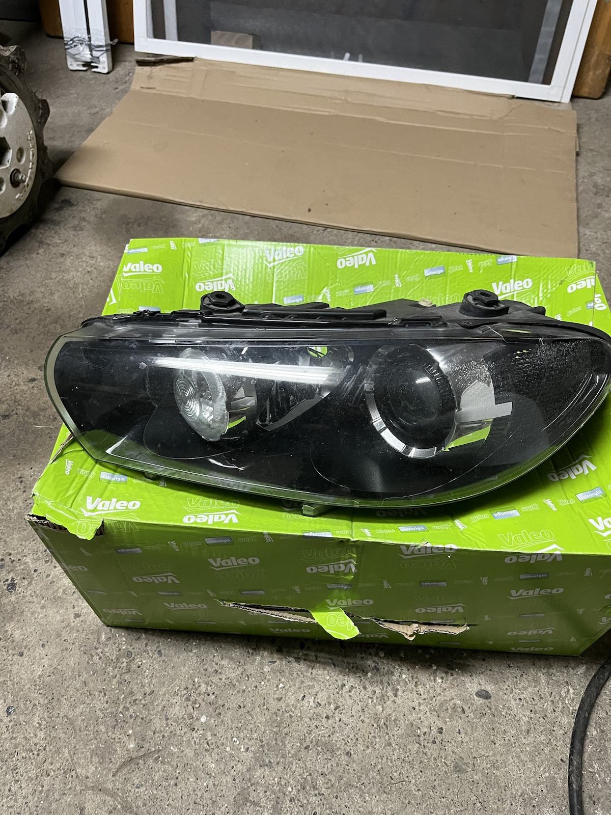 VW Scirocco prednji lijevi orginal far, bi xenon