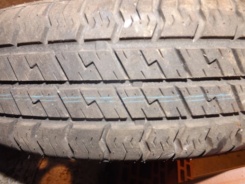 Felga i guma za auto-prikolicu 5 rupa