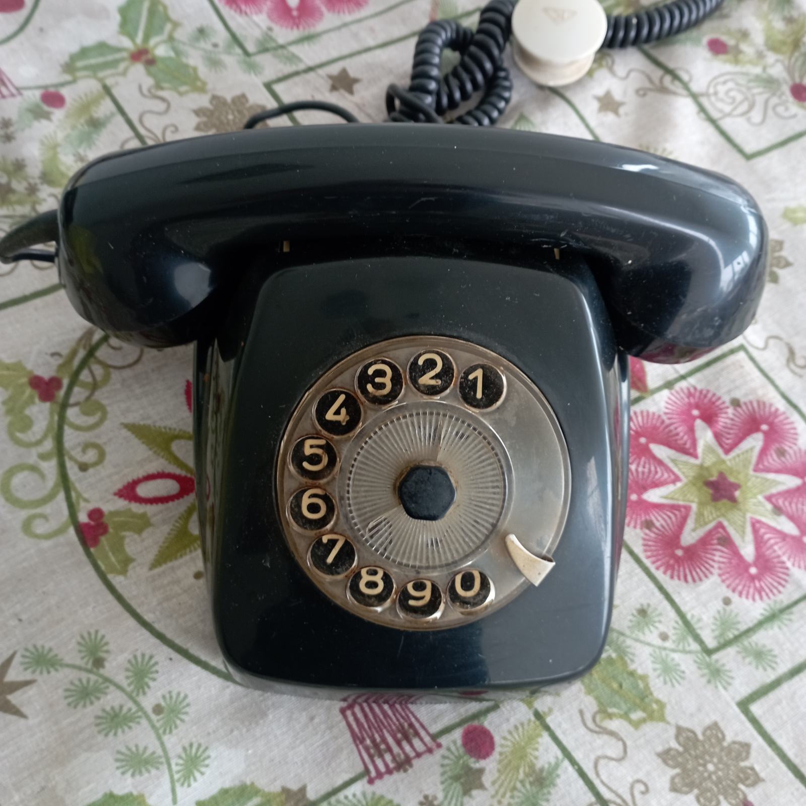 Stari telefon