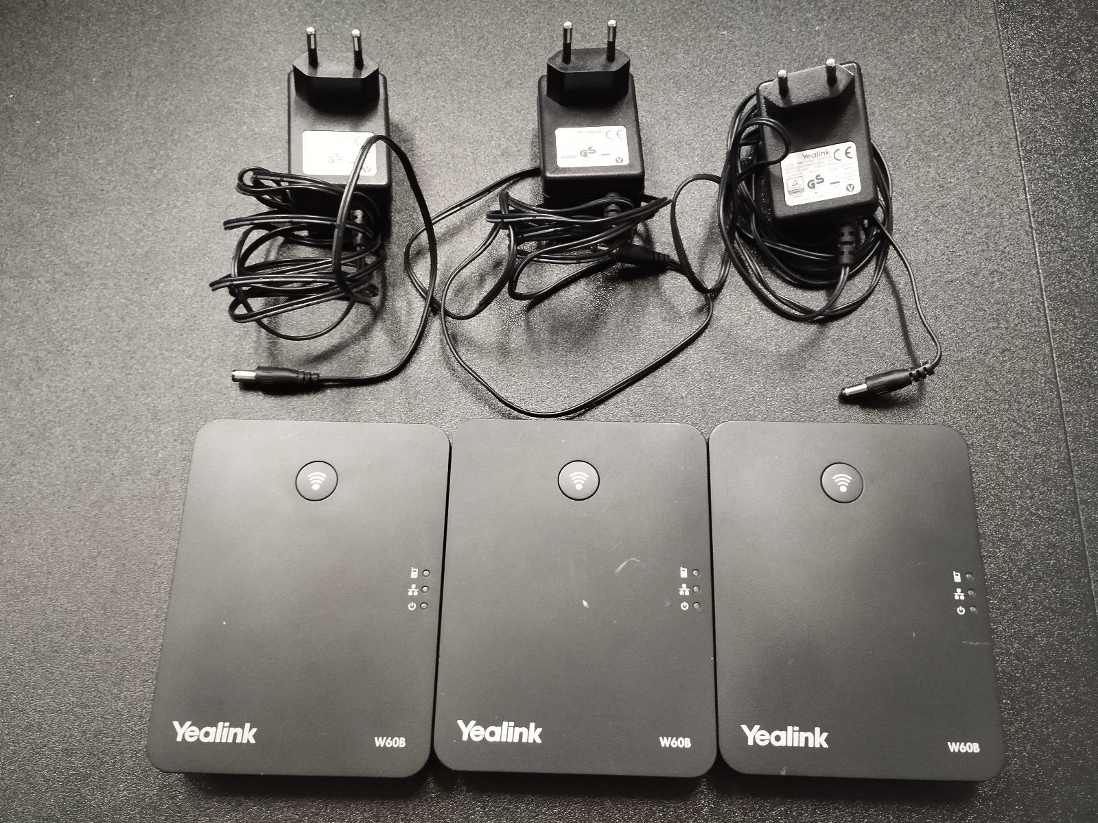 Yealink W60B + postolje + adapter