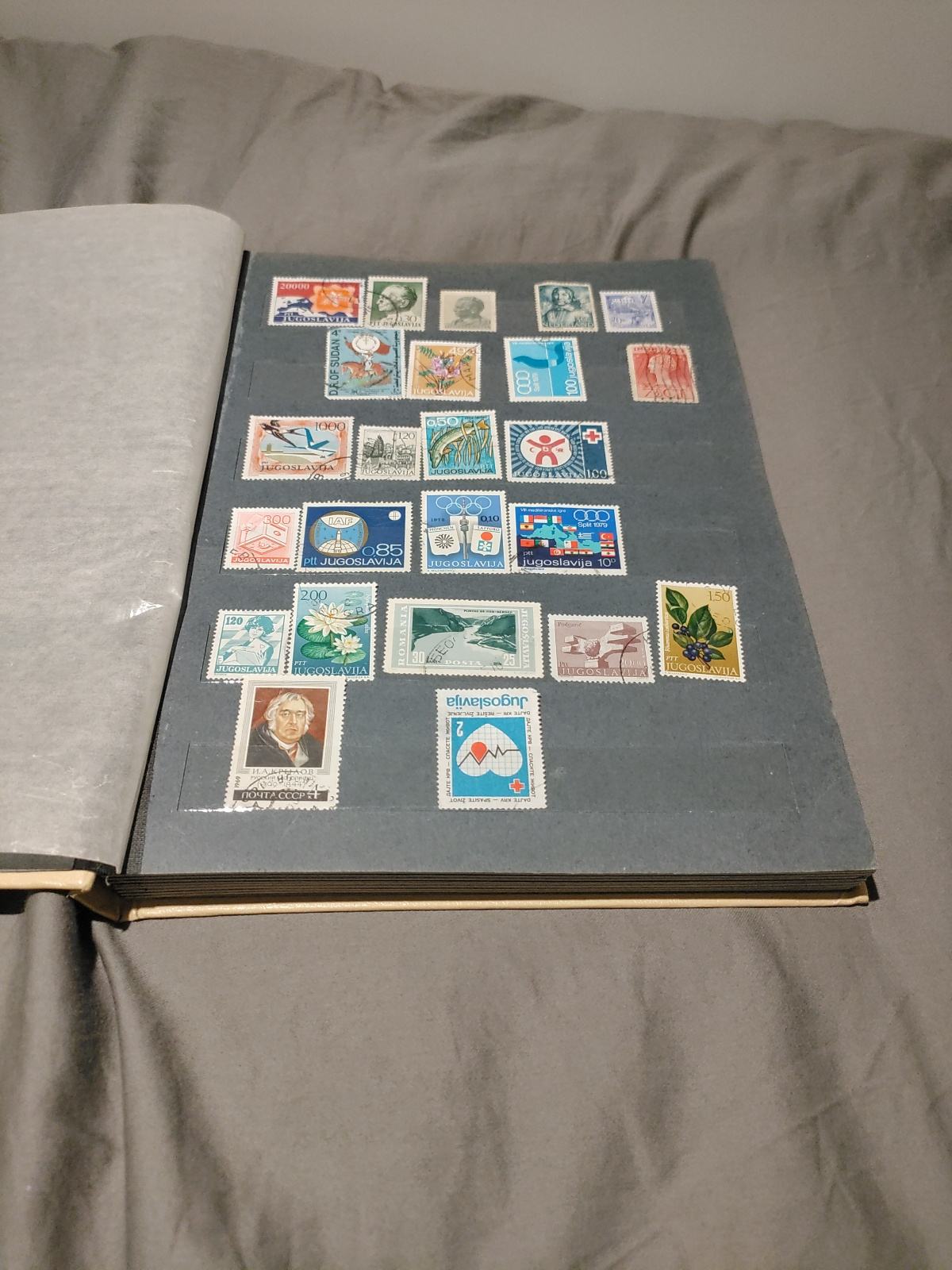 Album markica iz cijelog svijeta