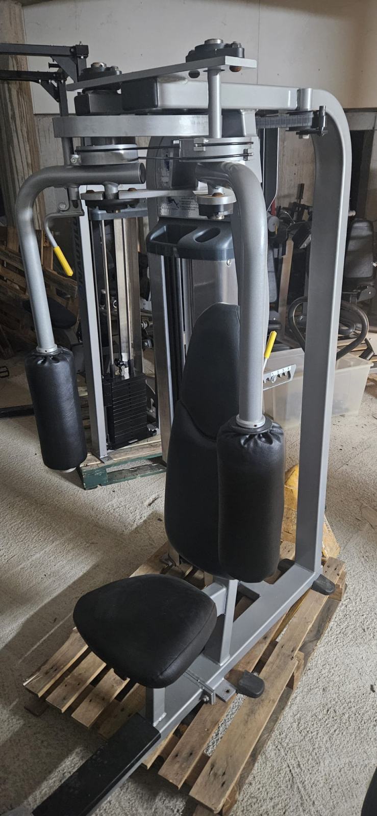 Nautilus Nitro Pro Rear Delt Dec Fly