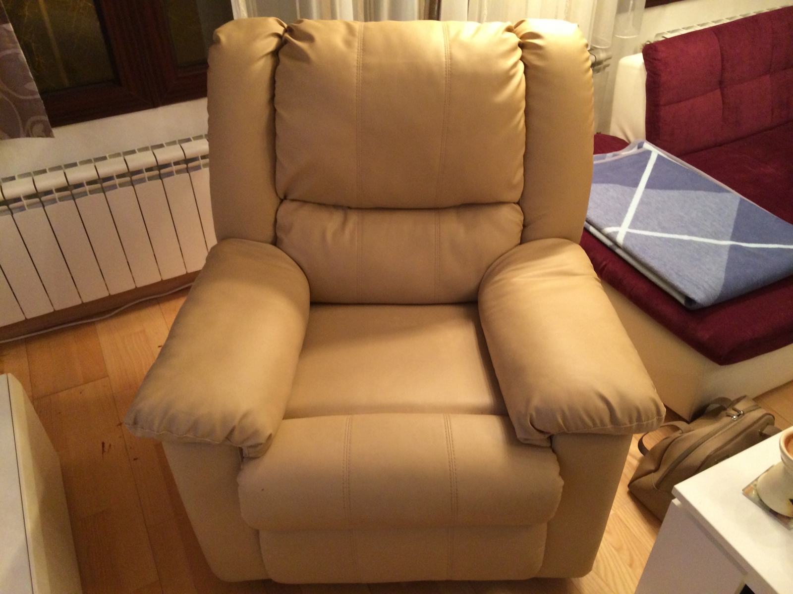 Fotelja sa relax funkcijom