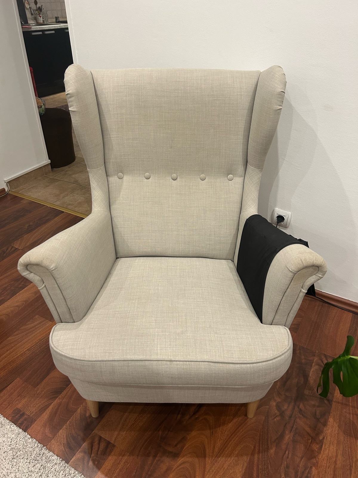 Fotelja Strandmon i podnožnik komplet