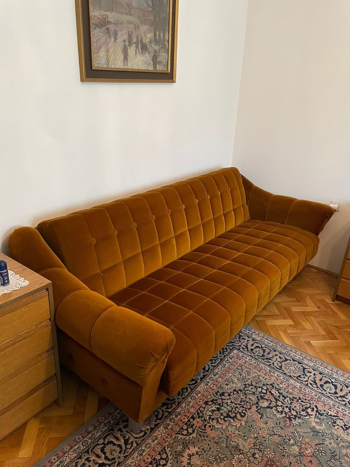 Retro rasklopnj kauč sa foteljom