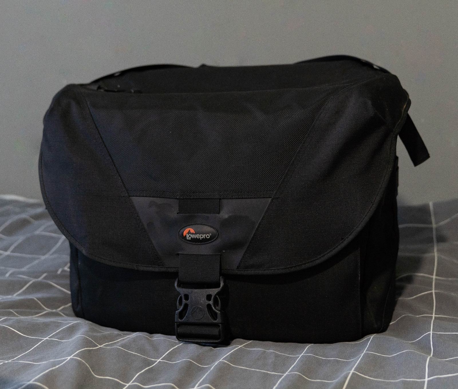 Lowepro Stealth Reporter D650 AW Black