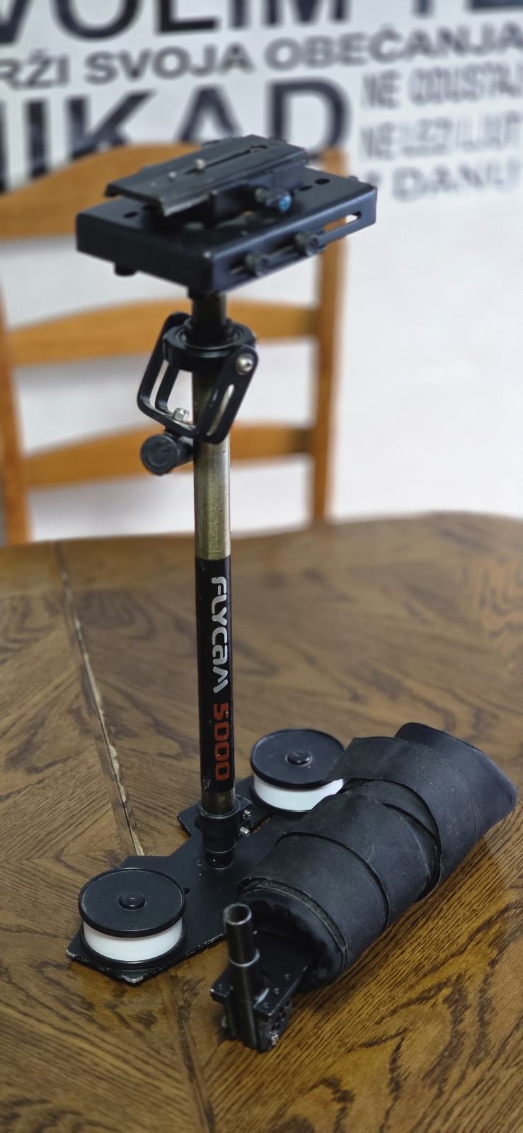 P: Flycam 5000, quick release plate i armbrace