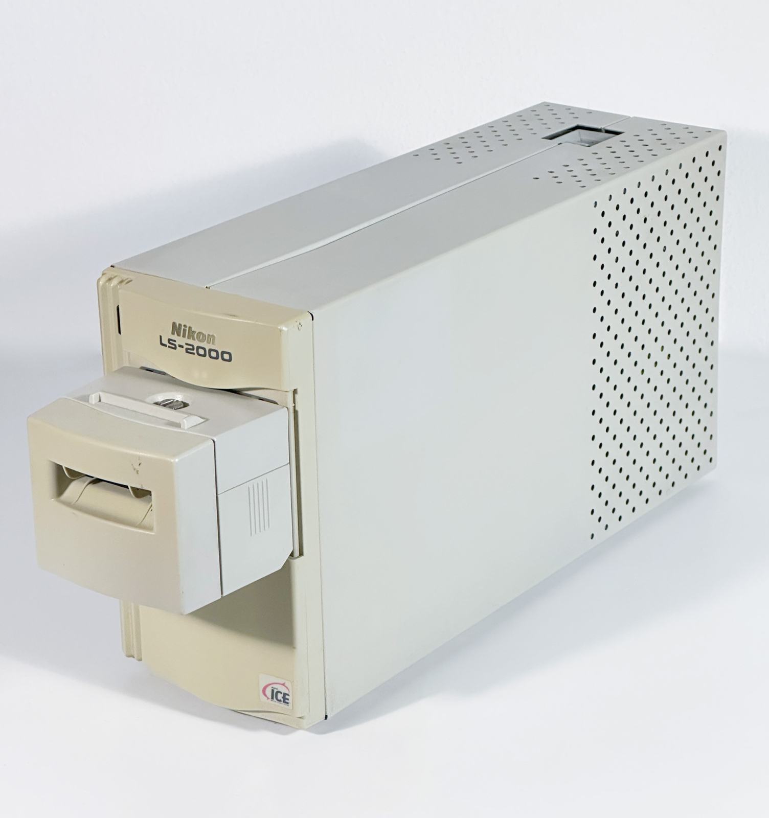 Nikon LS-2000 skener za filmove