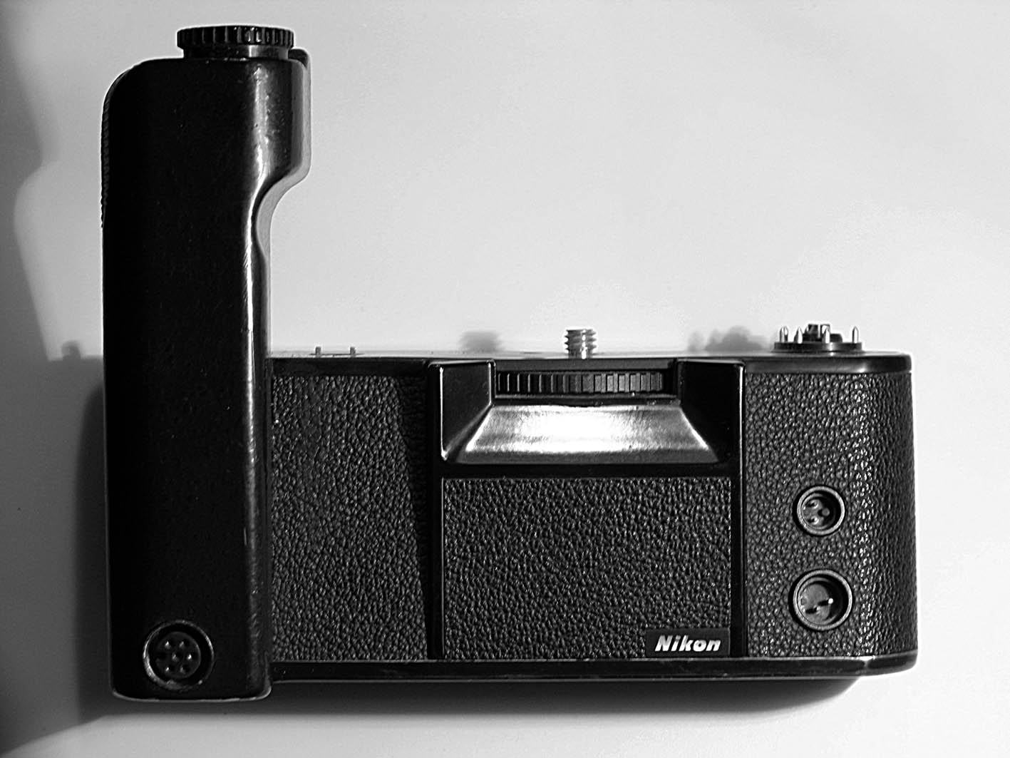 NIKON motor MD-4 sniženo 300kn