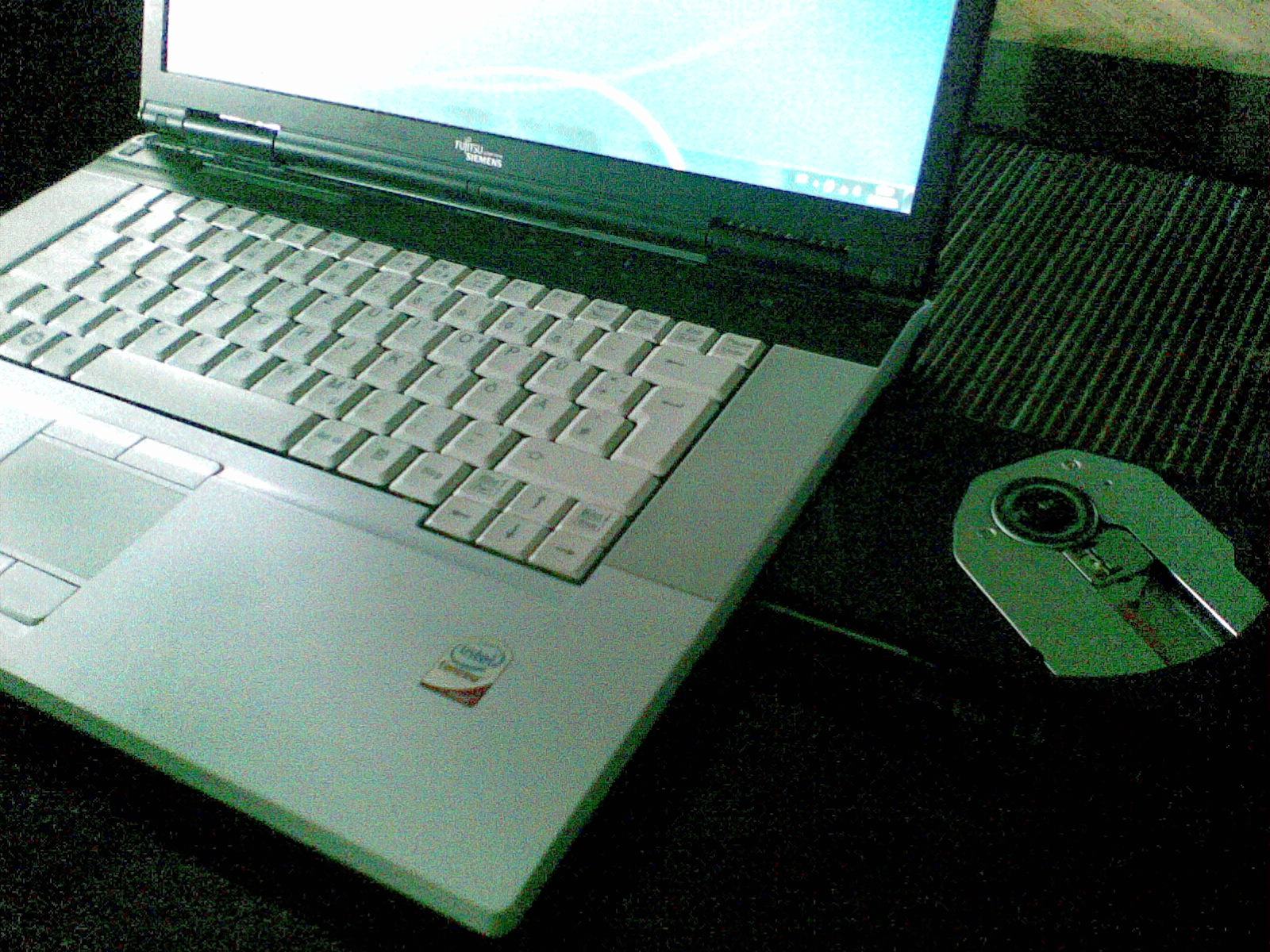 Fujitsu Siemens LIFEBOOK E8410 Intel Core 2 Duo T5250