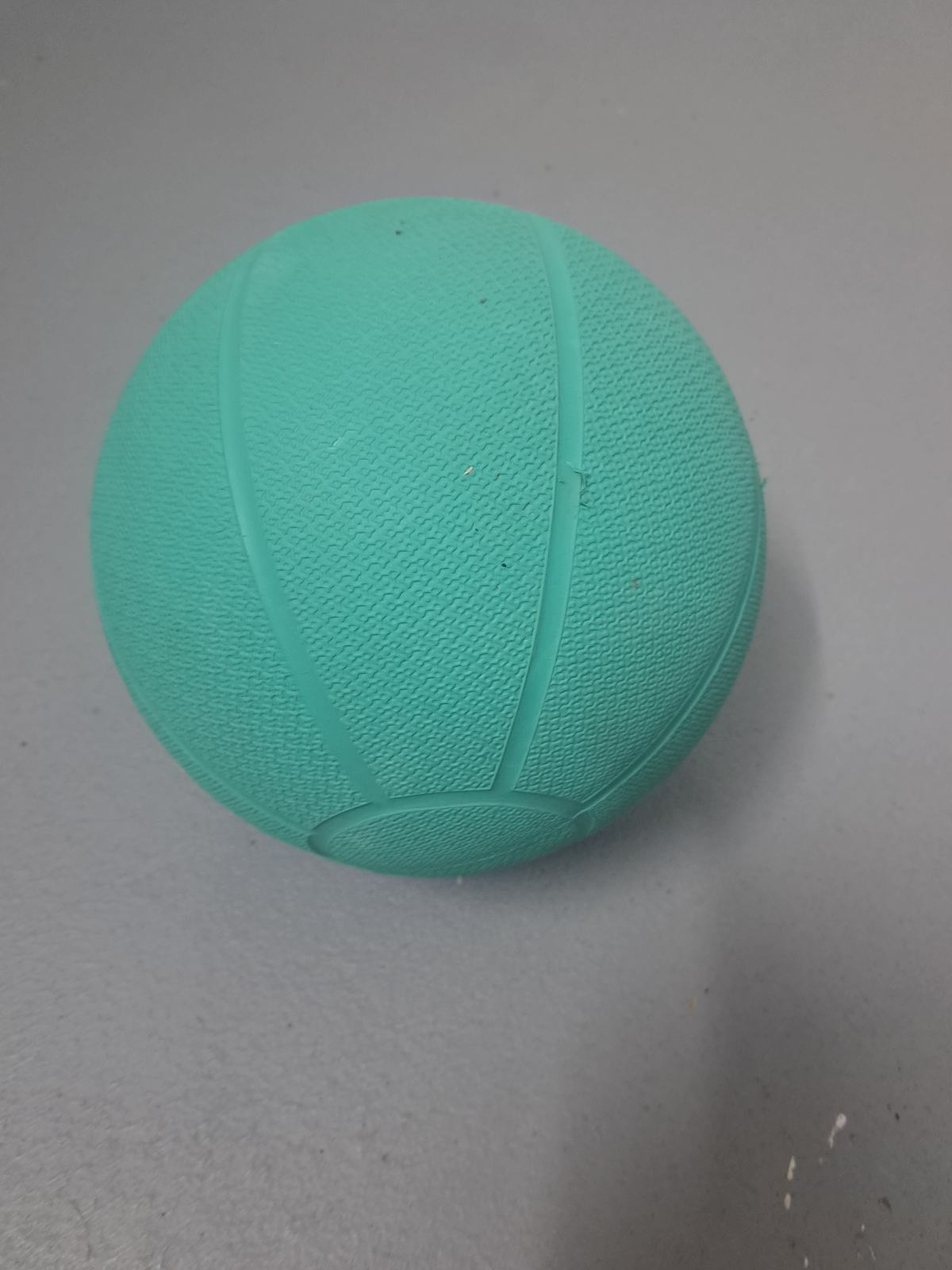 Prodajem medicinsku loptu