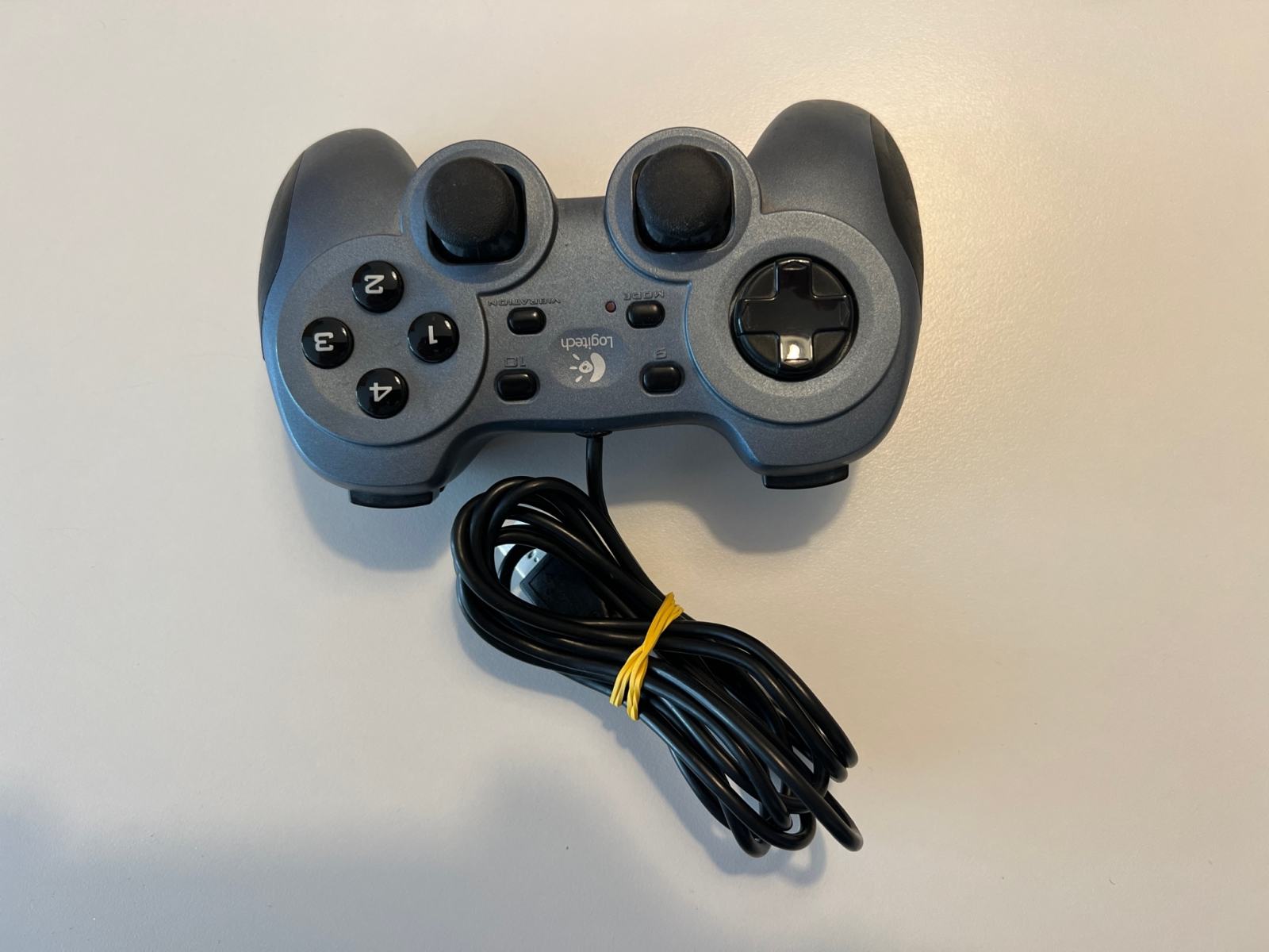 Gamepad Logitech Rumblepad 2