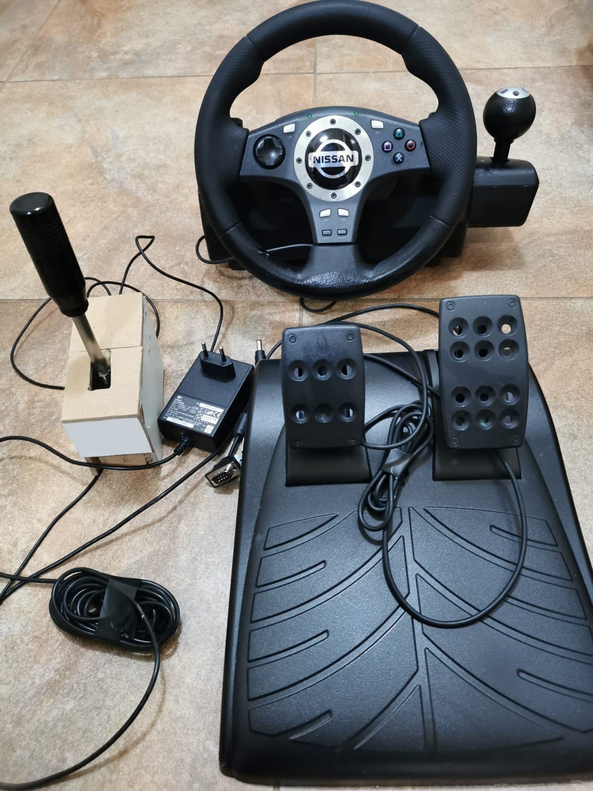 Logitech Driving Force Pro (900°) + homemade rucna