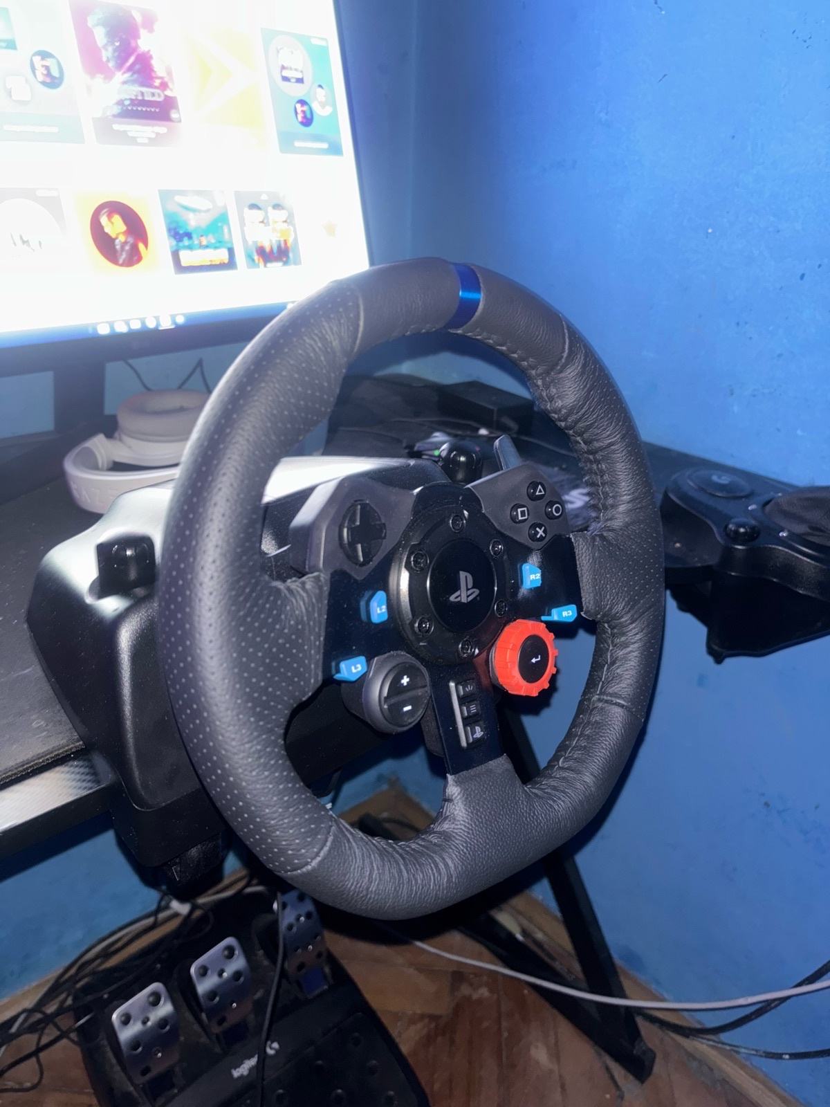 Logitech G29 (Volan + Pedale + Logitech Drive Force Mjenjač)