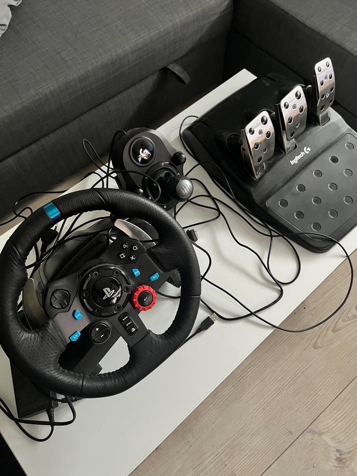 Logitech g29 volan i shifter