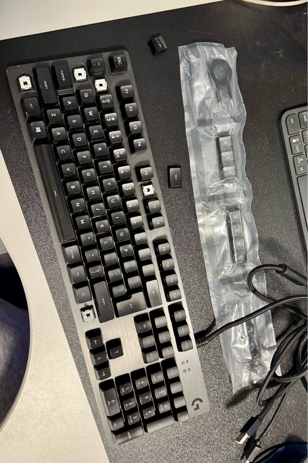 Logitech G413 carbon gaming tipkovnica