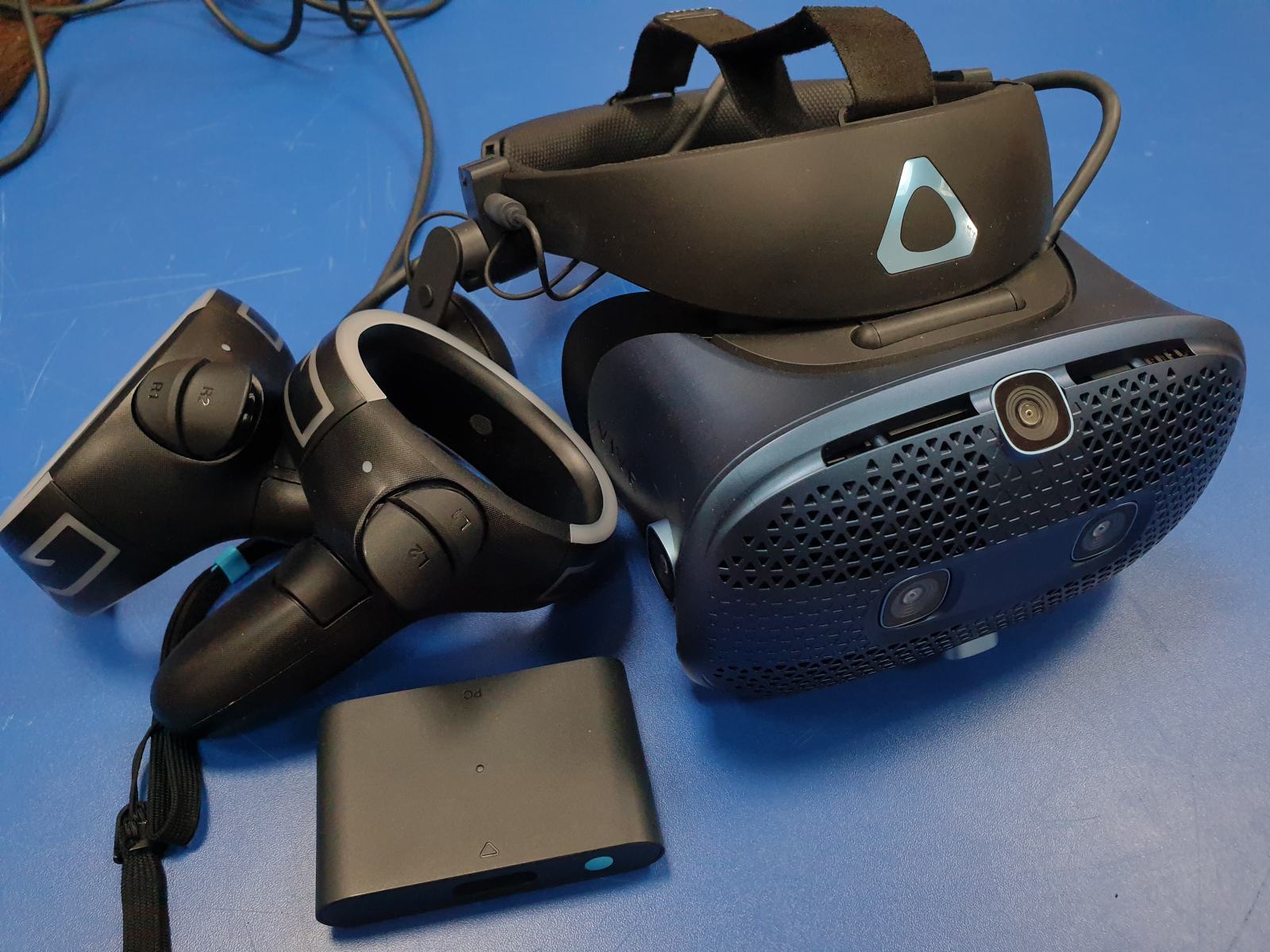 Prodajem HTC Vive Cosmos VR headset