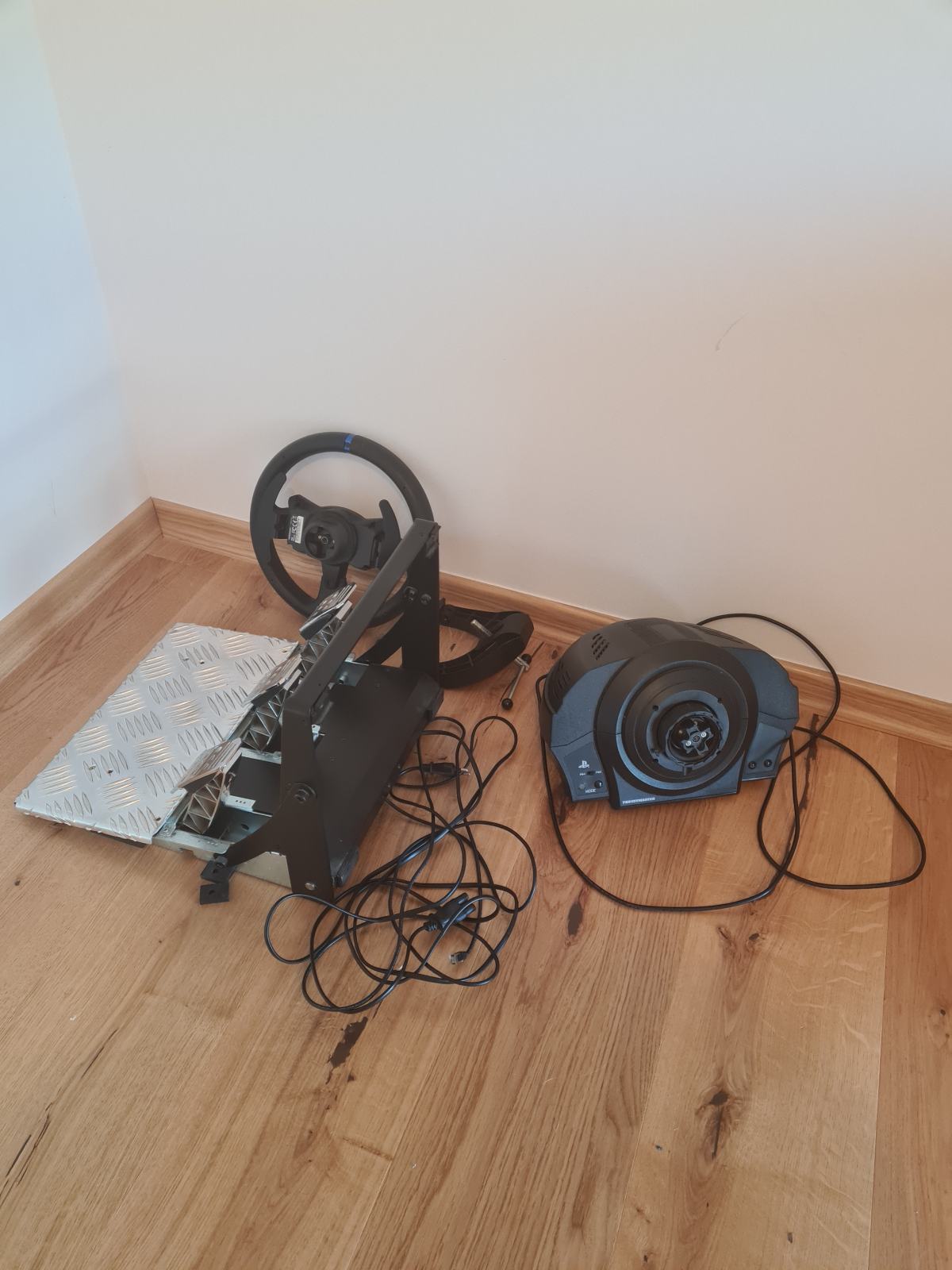 Thrustmaster T300 RS (Volan i Baza) + T3PA-Pro Peadale