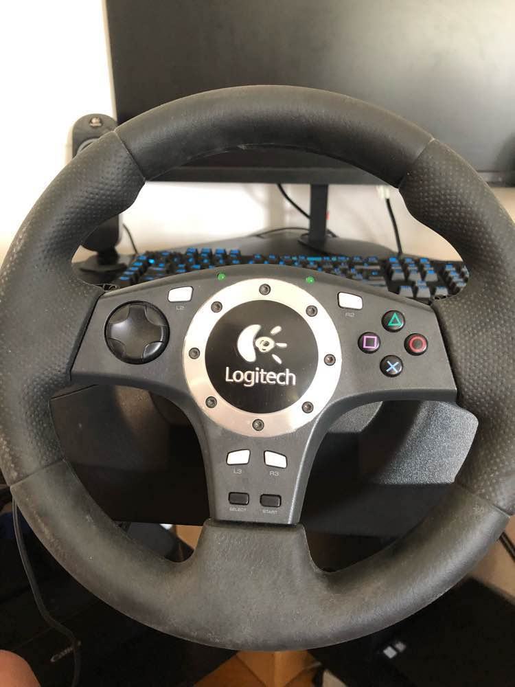 Volan Logitech Driving Force PRO za PC/PS2/PS3, USB