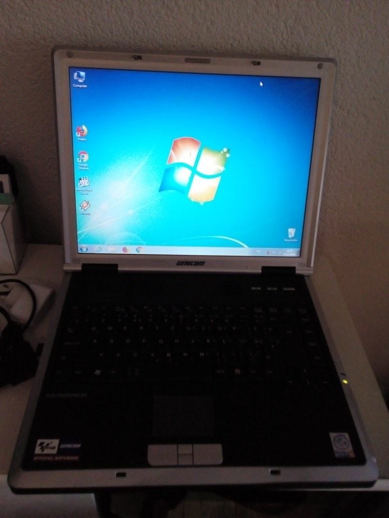 Laptop sa slike prodaja ili zamjena za mob.