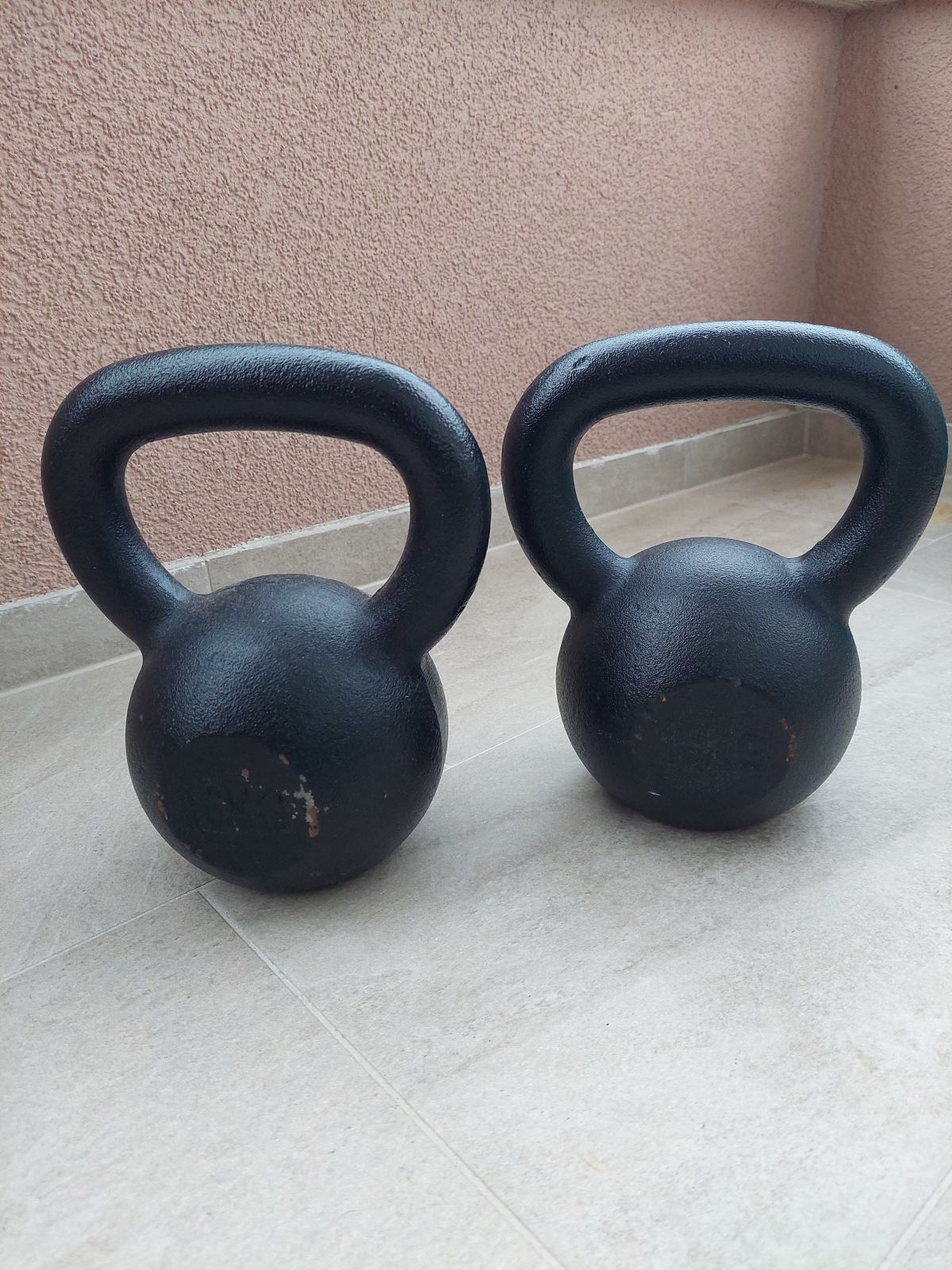 PRODAJEM GIRJE (KETTLEBELL); 2x16 kg