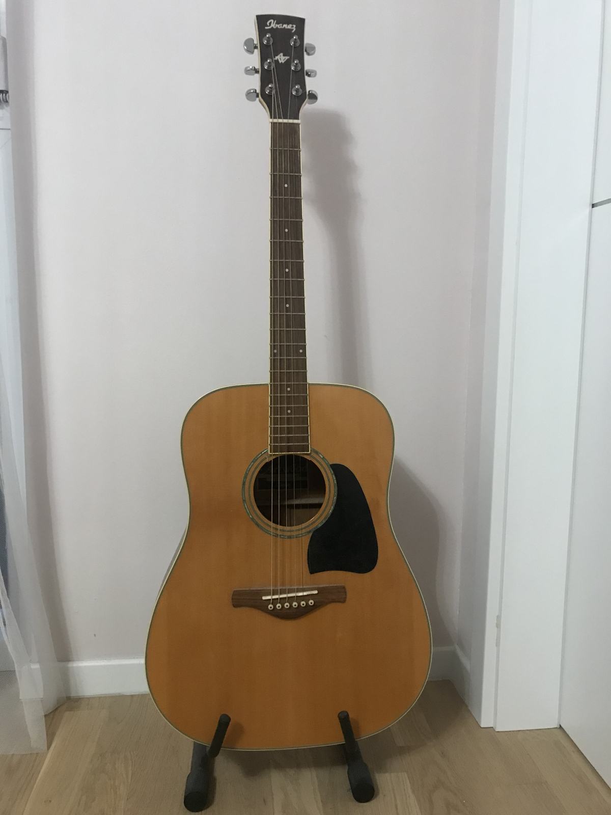 Akustična gitara - IBANEZ AW300 NT