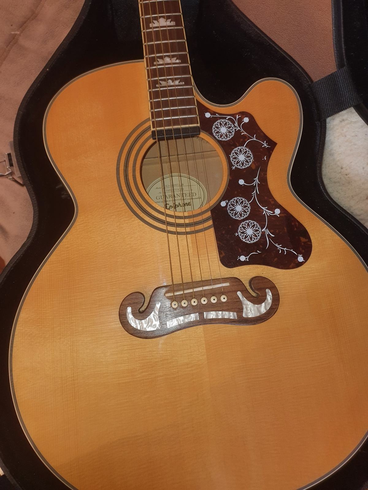 Epiphone akustična gitara piezzo plus magnet