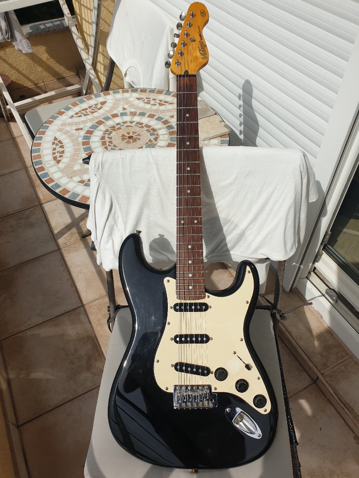 fender stratocaster vintage icon
