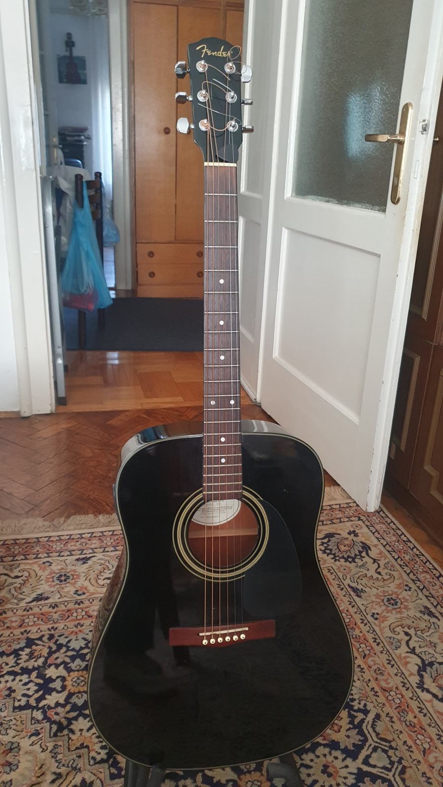 AUKUSTIČNA GITARA Fender elek cij. 300eura