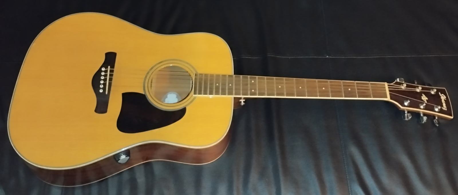Ibanez AW70-NT Artwood series - SOLID TOP