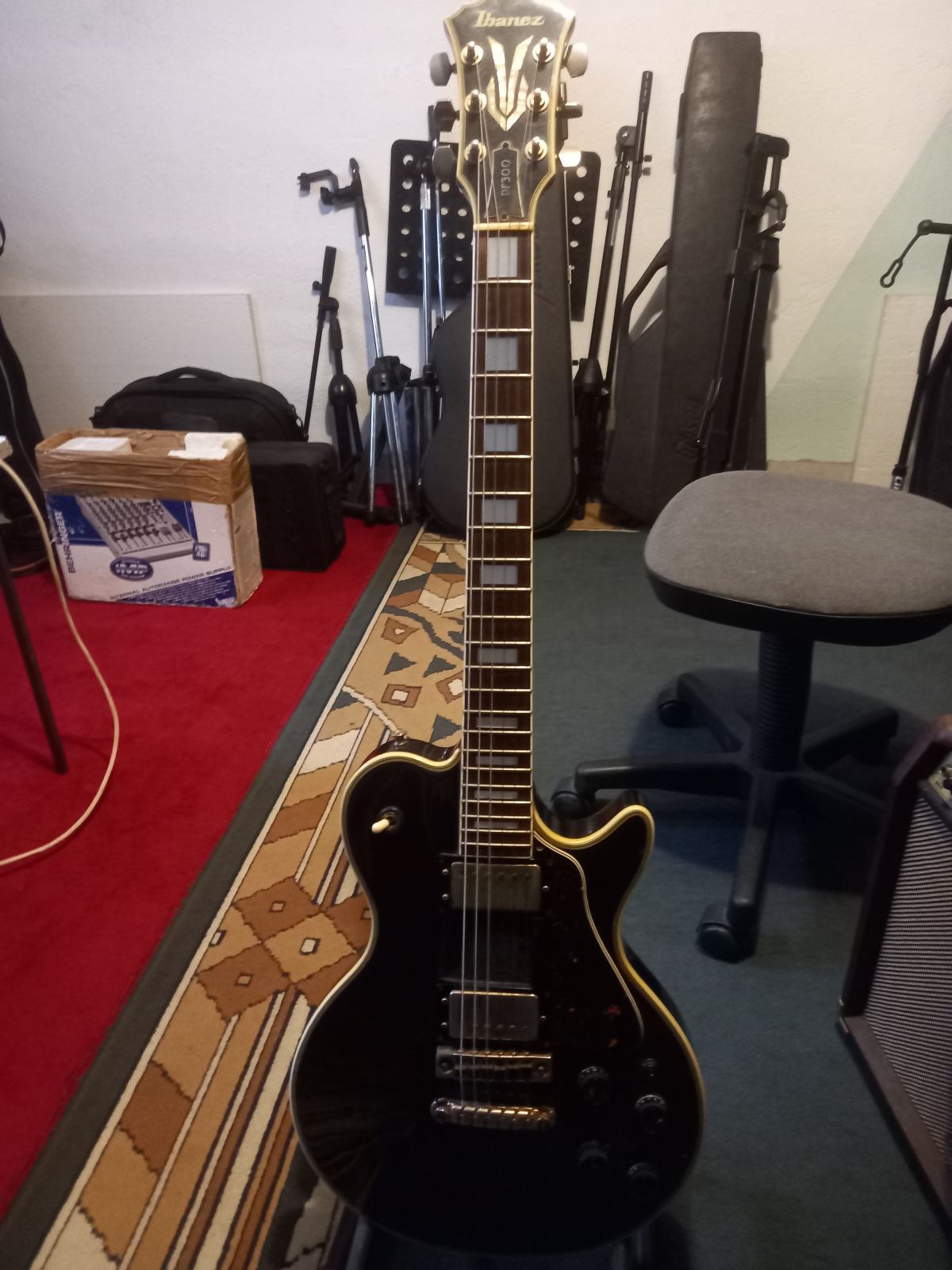 IBANEZ PF 300