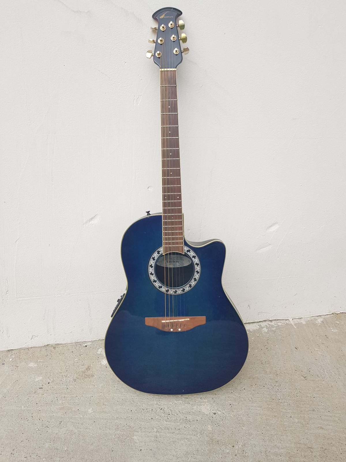 OVATION Celebrity CC24, elektro-akustična gitara