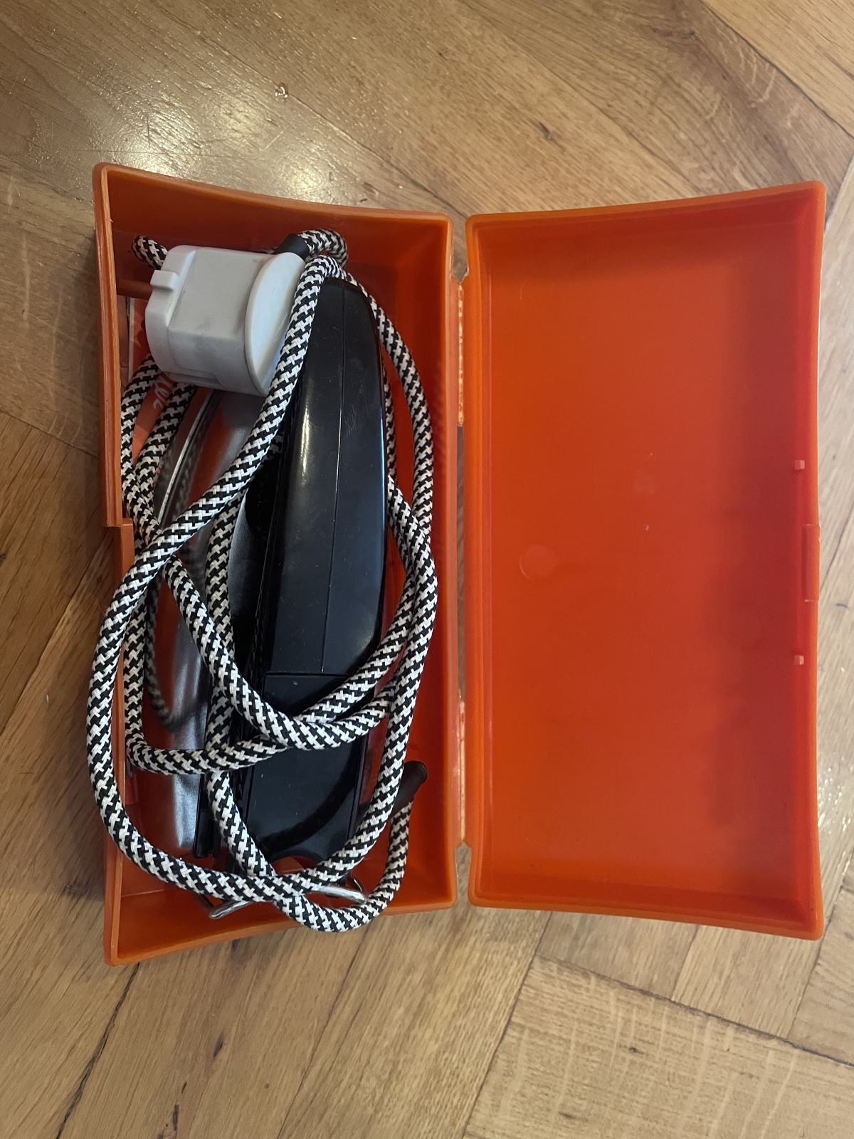 Retro putna pegla u originaloj kutiji Jura