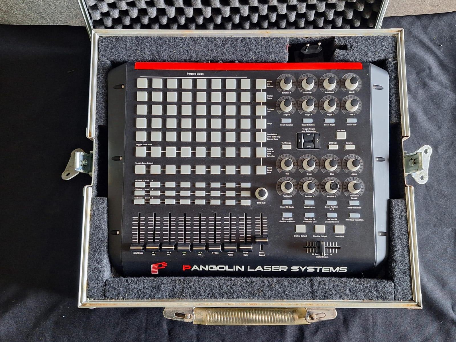 Akai APC 40 + Flight case GRATIS + skin za lasere