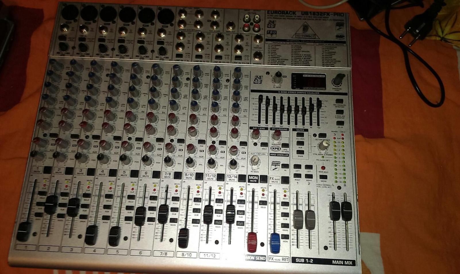 BEHRINGER EURORACK UB 1832 FK - PRO