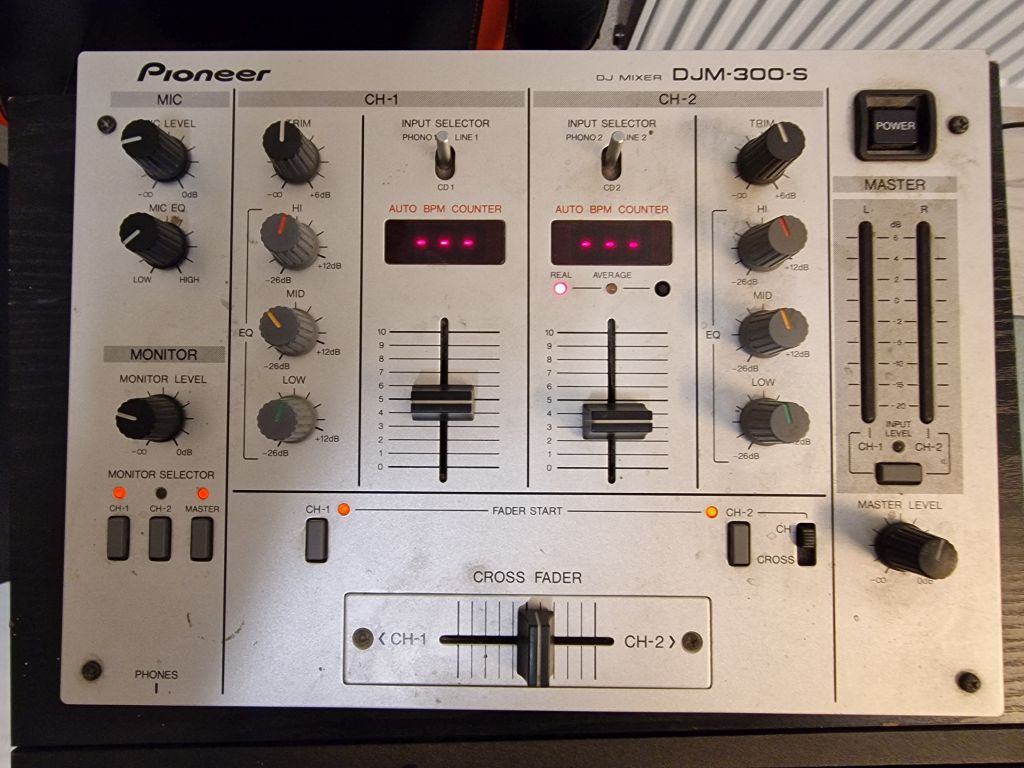 Pioneer DJM 300 S DJ mikser 2-kanalni
