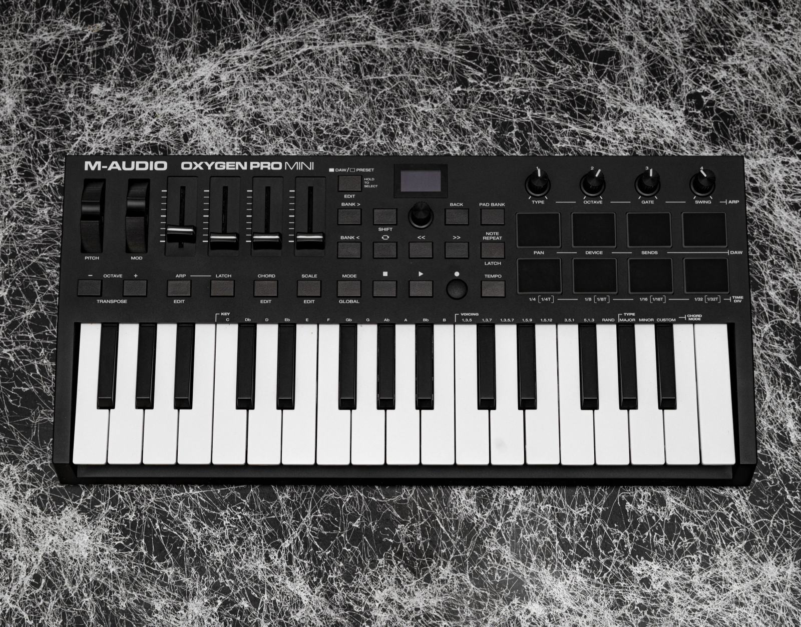 M-Audio Oxygen Pro Mini – odlično stanje, kao novo