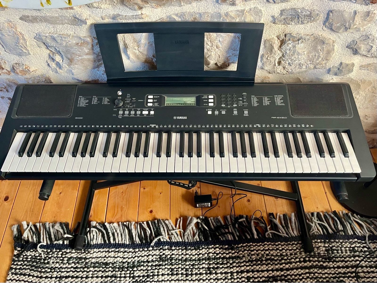 Yamaha DIGITAL KEYBOARD PSR-EW 310