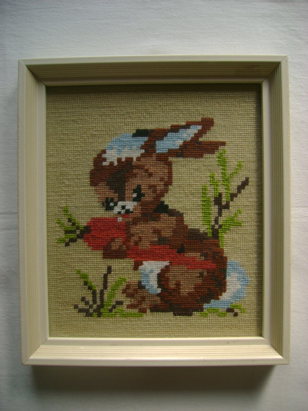 Mali goblen u okviru sa staklom - Zeko