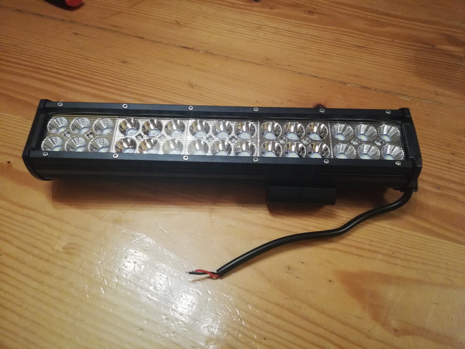 15 LED Bar 4x4 Off Road 90W alu LED ATV SUV 12-24V *NOVO* Radna lampa