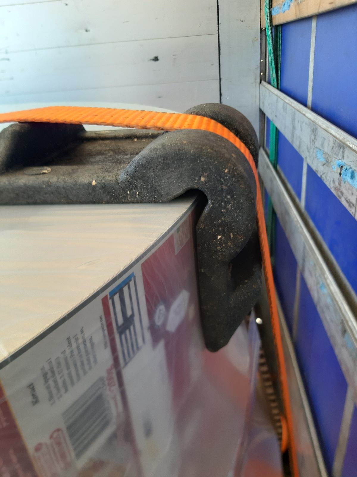 Kutnici za osiguravanje tereta (čvrsta plastika)