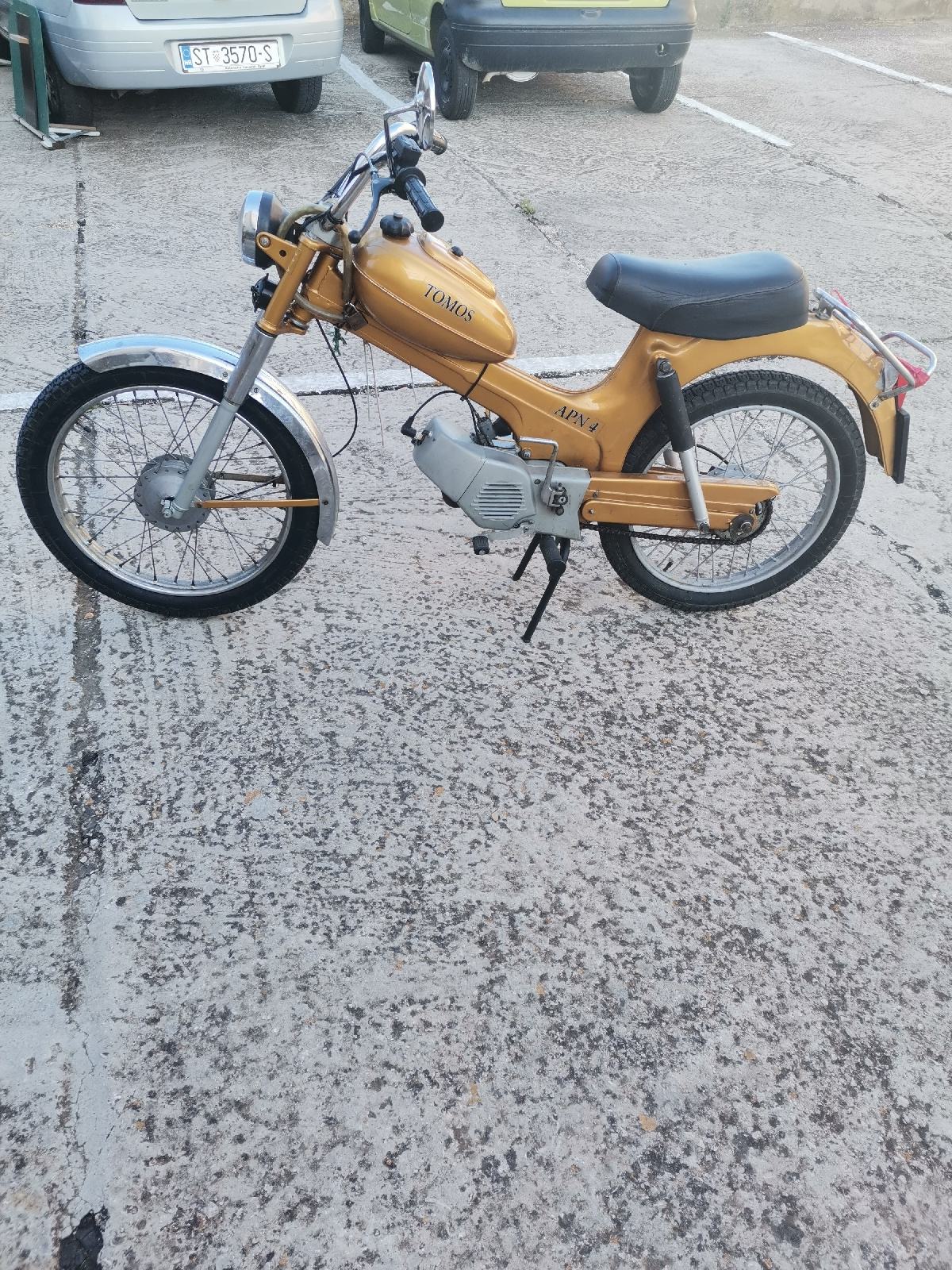 Motocikl Tomos APN 4