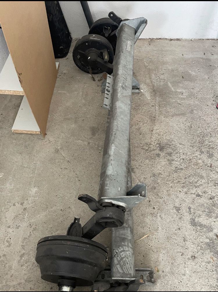 Osovine za prikolicu